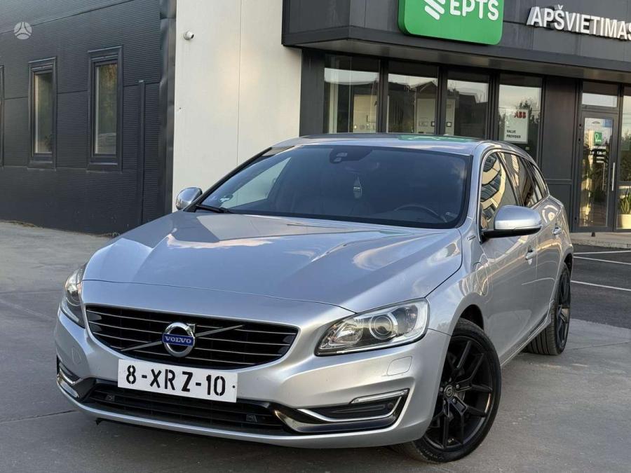 Pelēks Volvo V60 2014 Kauņa, ar dzinēja tilpumu 2.40 L un nobraukumu 335 tūkst. km par 6250 €, foto 4 vietnē AUTOMOTO.COM.LV