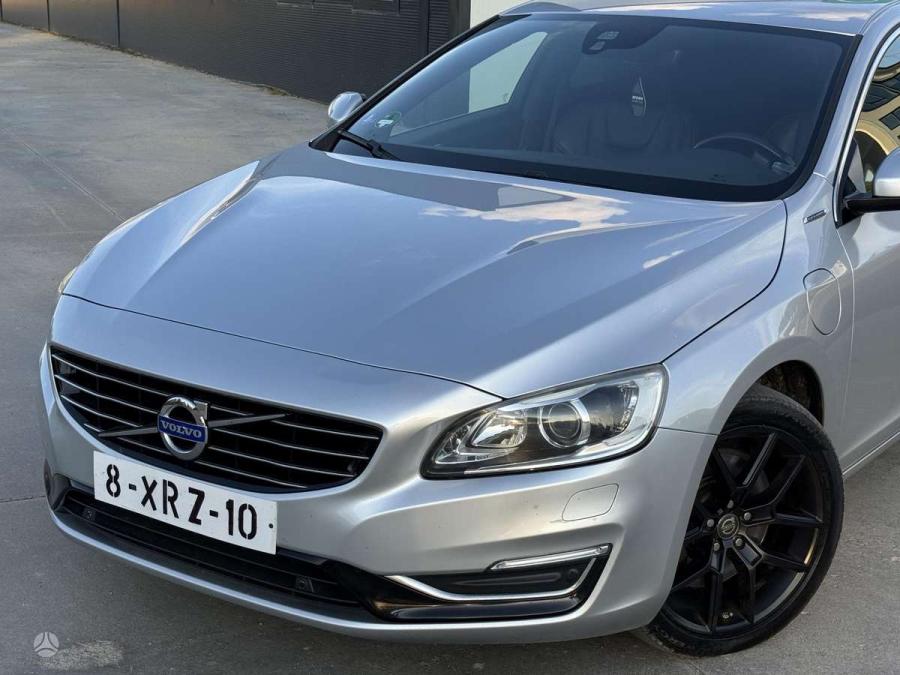 Pelēks Volvo V60 2014 Kauņa, ar dzinēja tilpumu 2.40 L un nobraukumu 335 tūkst. km par 6250 €, foto 5 vietnē AUTOMOTO.COM.LV