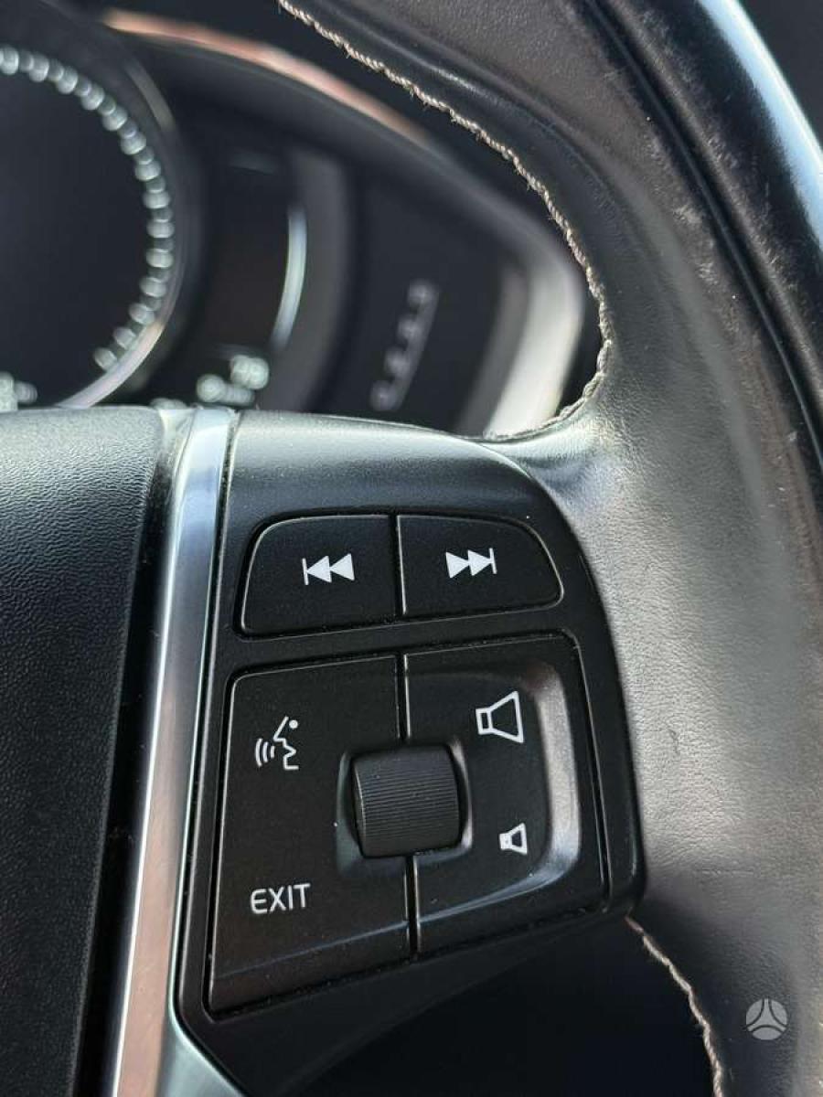 Pelēks Volvo V60 2014 Kauņa, ar dzinēja tilpumu 2.40 L un nobraukumu 335 tūkst. km par 6250 €, foto 17 vietnē AUTOMOTO.COM.LV