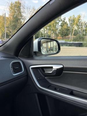 Pelēks Volvo V60 2014 Kauņa, ar dzinēja tilpumu 2.40 L un nobraukumu 335 tūkst. km par 6250 €, foto 26 vietnē AUTOMOTO.COM.LV