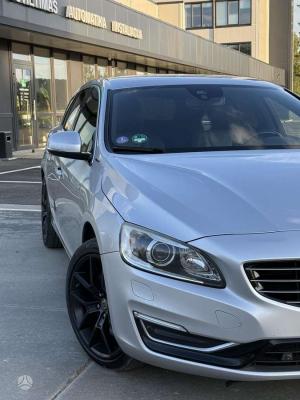 Pelēks Volvo V60 2014 Kauņa, ar dzinēja tilpumu 2.40 L un nobraukumu 335 tūkst. km par 6250 €, foto 39 vietnē AUTOMOTO.COM.LV