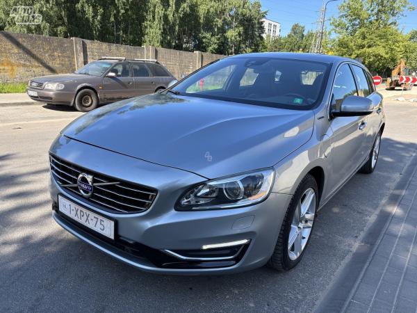 Серый Вольво B60 2014 в Вильнюс, объемом двигателя 2.40 л и пробегом 300 тыс. км за 7500 €, фото 3 на AUTOMOTO.COM.LV
