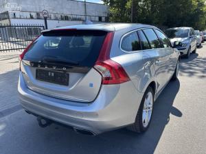 Grey Volvo V60 2014 in Vilnius, with an engine capacity of 2.40 L and mileage of 300 thousand km for 7500 €, photo 7 on AUTOMOTO.COM.LV