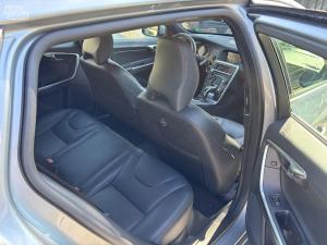 Grey Volvo V60 2014 in Vilnius, with an engine capacity of 2.40 L and mileage of 300 thousand km for 7500 €, photo 10 on AUTOMOTO.COM.LV