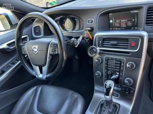 Grey Volvo V60 2014 in Vilnius, with an engine capacity of 2.40 L and mileage of 300 thousand km for 7500 €, photo 12 on AUTOMOTO.COM.LV