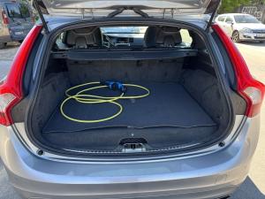 Grey Volvo V60 2014 in Vilnius, with an engine capacity of 2.40 L and mileage of 300 thousand km for 7500 €, photo 13 on AUTOMOTO.COM.LV