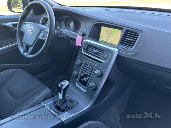 Grey Volvo V60 2014 in Paide, with an engine capacity of 2.00 L and mileage of 190 thousand km for 7690 €, photo 7 on AUTOMOTO.COM.LV
