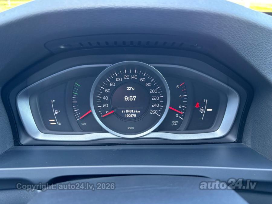 Pelēks Volvo V60 2014 Paide, ar dzinēja tilpumu 2.00 L un nobraukumu 190 tūkst. km par 7690 €, foto 16 vietnē AUTOMOTO.COM.LV