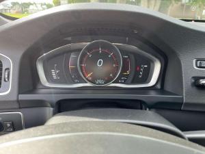 Grey Volvo V60 2014 in Sirvintos, with an engine capacity of 2.40 L and mileage of 258 thousand km for 7700 €, photo 13 on AUTOMOTO.COM.LV