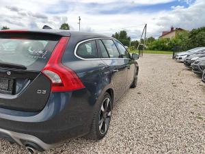 Grey Volvo V60 2014 in Vilnius, with an engine capacity of 1.98 L and mileage of 350 thousand km for 6300 €, photo 8 on AUTOMOTO.COM.LV
