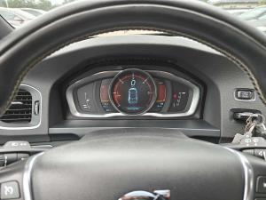 Grey Volvo V60 2014 in Vilnius, with an engine capacity of 1.98 L and mileage of 350 thousand km for 6300 €, photo 13 on AUTOMOTO.COM.LV