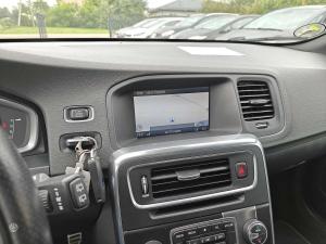 Grey Volvo V60 2014 in Vilnius, with an engine capacity of 1.98 L and mileage of 350 thousand km for 6300 €, photo 18 on AUTOMOTO.COM.LV