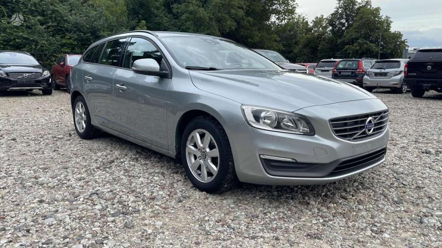 Grey Volvo V60 2014 in Kaunas, with an engine capacity of 1.56 L and mileage of 208 thousand km for 6200 €, photo 1 on AUTOMOTO.COM.LV