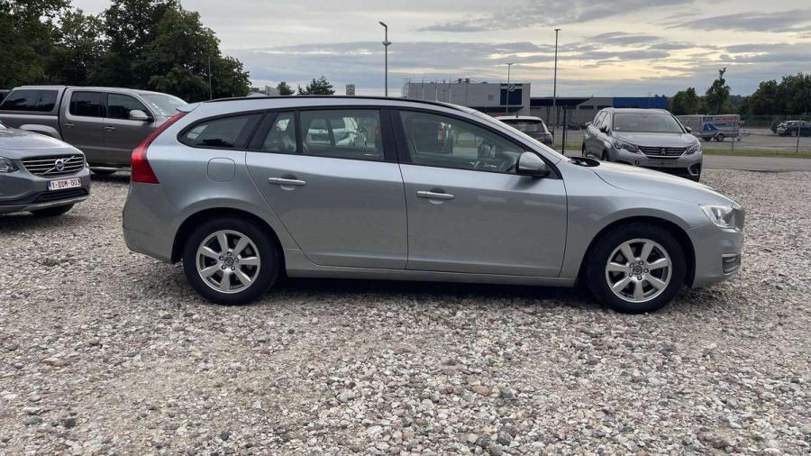 Grey Volvo V60 2014 in Kaunas, with an engine capacity of 1.56 L and mileage of 208 thousand km for 6200 €, photo 3 on AUTOMOTO.COM.LV
