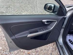 Grey Volvo V60 2014 in Kaunas, with an engine capacity of 1.56 L and mileage of 208 thousand km for 6200 €, photo 8 on AUTOMOTO.COM.LV