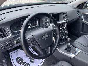 Grey Volvo V60 2014 in Kaunas, with an engine capacity of 1.56 L and mileage of 208 thousand km for 6200 €, photo 9 on AUTOMOTO.COM.LV