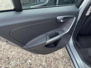 Grey Volvo V60 2014 in Kaunas, with an engine capacity of 1.56 L and mileage of 208 thousand km for 6200 €, photo 14 on AUTOMOTO.COM.LV