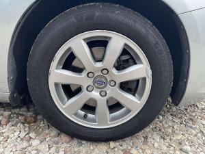 Grey Volvo V60 2014 in Kaunas, with an engine capacity of 1.56 L and mileage of 208 thousand km for 6200 €, photo 17 on AUTOMOTO.COM.LV