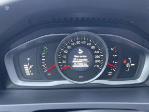 Grey Volvo V60 2014 in Kaunas, with an engine capacity of 1.56 L and mileage of 208 thousand km for 6200 €, photo 23 on AUTOMOTO.COM.LV