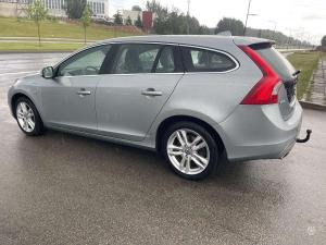 Grey Volvo V60 2014 in Kaunas, with an engine capacity of 2.40 L and mileage of 280 thousand km for 5950 €, photo 8 on AUTOMOTO.COM.LV
