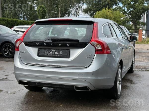 Pelēks Volvo V60 2014 Rīga, ar dzinēja tilpumu 2.40 L un nobraukumu 0 tūkst. km par 9800 €, foto 2 vietnē AUTOMOTO.COM.LV