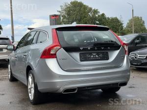 Grey Volvo V60 2014 in Riga, with an engine capacity of 2.40 L and mileage of 0 thousand km for 9800 €, photo 4 on AUTOMOTO.COM.LV