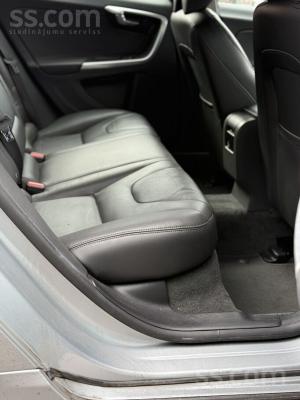 Grey Volvo V60 2014 in Riga, with an engine capacity of 2.40 L and mileage of 0 thousand km for 9800 €, photo 7 on AUTOMOTO.COM.LV