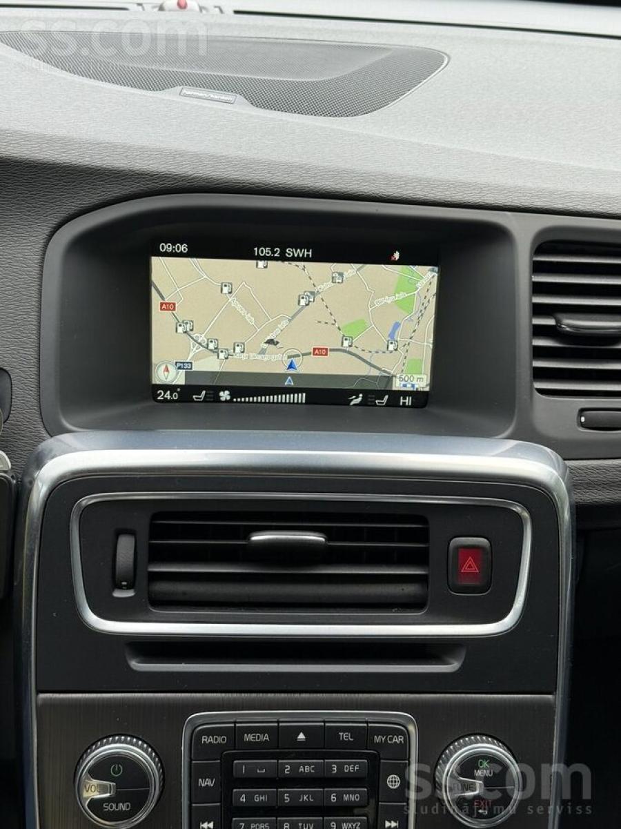 Grey Volvo V60 2014 in Riga, with an engine capacity of 2.40 L and mileage of 0 thousand km for 9800 €, photo 12 on AUTOMOTO.COM.LV