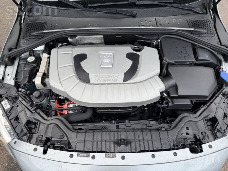 Grey Volvo V60 2014 in Riga, with an engine capacity of 2.40 L and mileage of 0 thousand km for 9800 €, photo 17 on AUTOMOTO.COM.LV