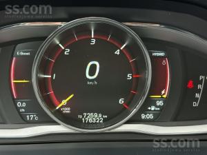 Grey Volvo V60 2014 in Riga, with an engine capacity of 2.40 L and mileage of 0 thousand km for 9800 €, photo 19 on AUTOMOTO.COM.LV