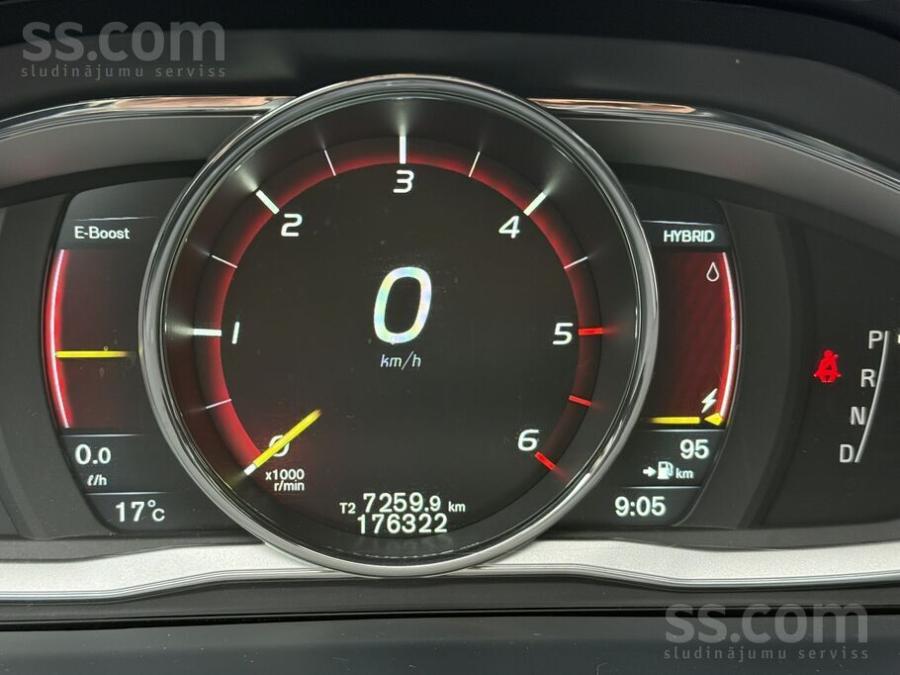 Grey Volvo V60 2014 in Riga, with an engine capacity of 2.40 L and mileage of 0 thousand km for 9800 €, photo 19 on AUTOMOTO.COM.LV