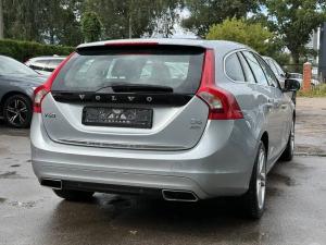 Pelēks Volvo V60 2014 Rīga, ar dzinēja tilpumu 2.40 L un nobraukumu 176 tūkst. km par 9800 €, foto 3 vietnē AUTOMOTO.COM.LV