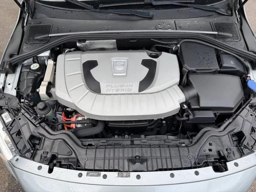 Pelēks Volvo V60 2014 Rīga, ar dzinēja tilpumu 2.40 L un nobraukumu 176 tūkst. km par 9800 €, foto 17 vietnē AUTOMOTO.COM.LV