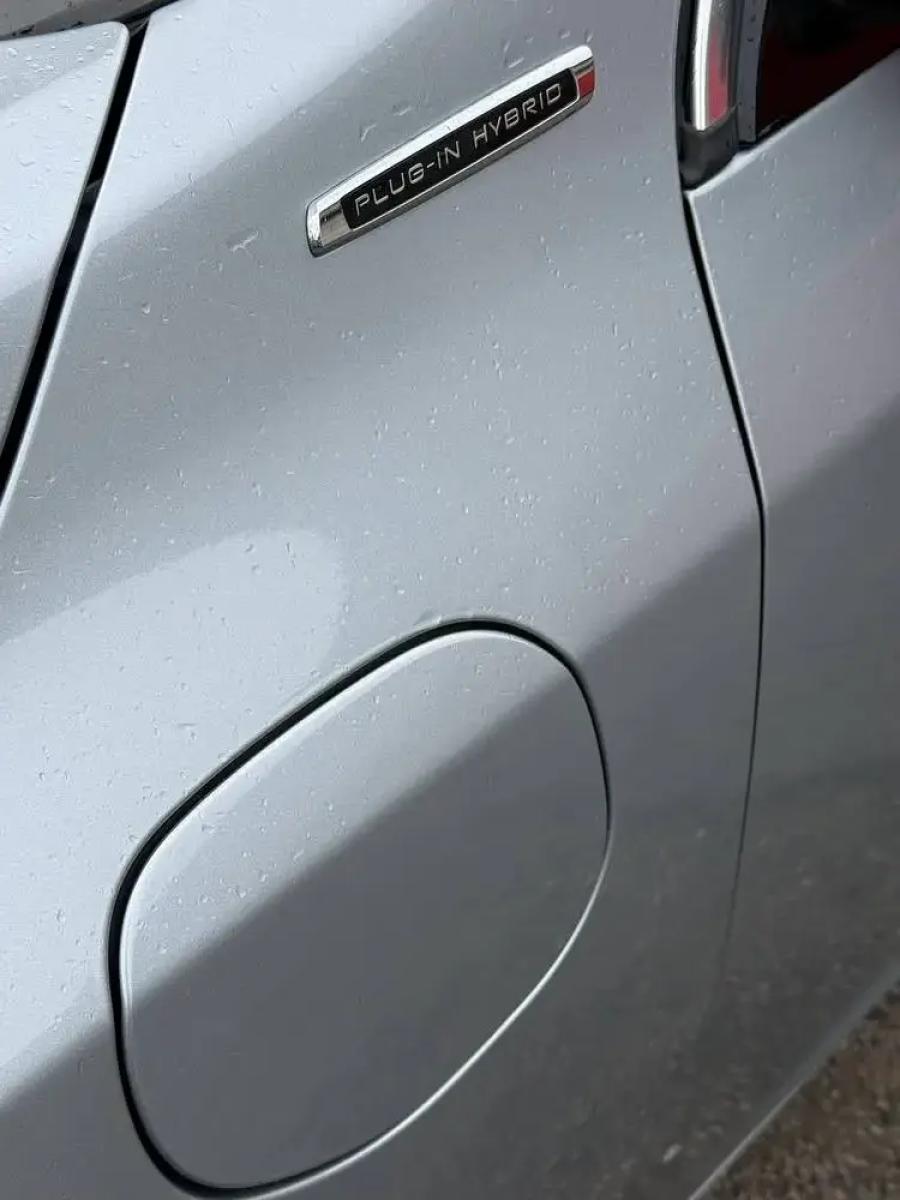 Pelēks Volvo V60 2014 Rīga, ar dzinēja tilpumu 2.40 L un nobraukumu 176 tūkst. km par 9800 €, foto 18 vietnē AUTOMOTO.COM.LV