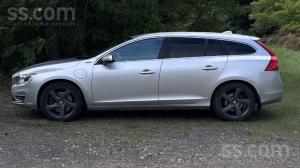 Grey Volvo V60 2014 in Riga, with an engine capacity of 2.40 L and mileage of 164 thousand km for 13500 €, photo 8 on AUTOMOTO.COM.LV