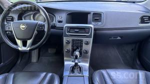 Grey Volvo V60 2014 in Riga, with an engine capacity of 2.40 L and mileage of 164 thousand km for 13500 €, photo 11 on AUTOMOTO.COM.LV