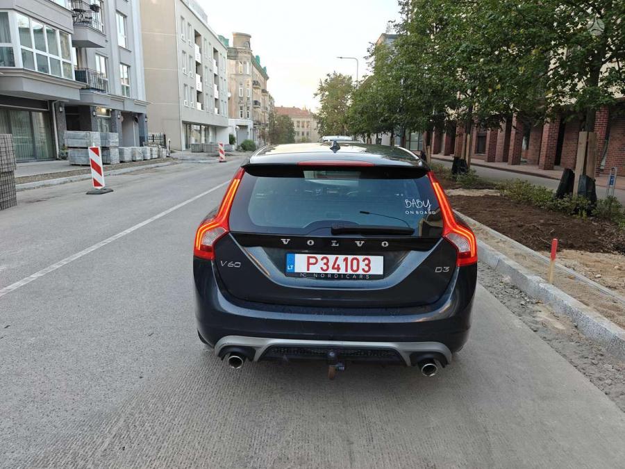 Pelēks Volvo V60 2014 Viļņa, ar dzinēja tilpumu 1.98 L un nobraukumu 345 tūkst. km par 6300 €, foto 4 vietnē AUTOMOTO.COM.LV