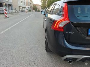 Pelēks Volvo V60 2014 Viļņa, ar dzinēja tilpumu 1.98 L un nobraukumu 345 tūkst. km par 6300 €, foto 5 vietnē AUTOMOTO.COM.LV