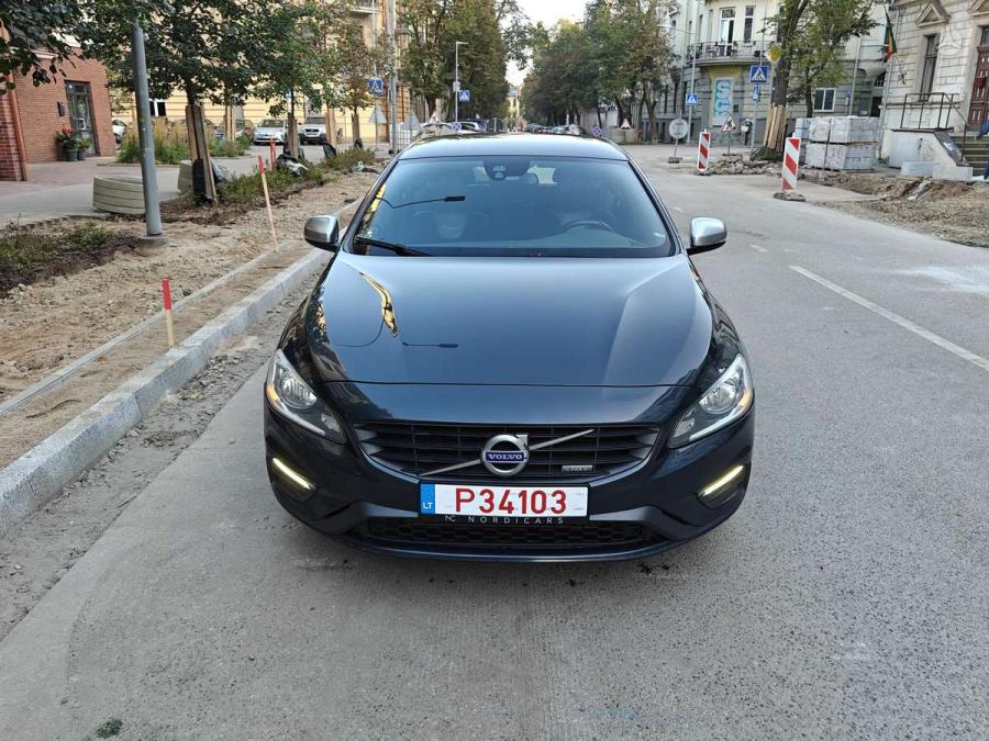 Pelēks Volvo V60 2014 Viļņa, ar dzinēja tilpumu 1.98 L un nobraukumu 345 tūkst. km par 6300 €, foto 6 vietnē AUTOMOTO.COM.LV