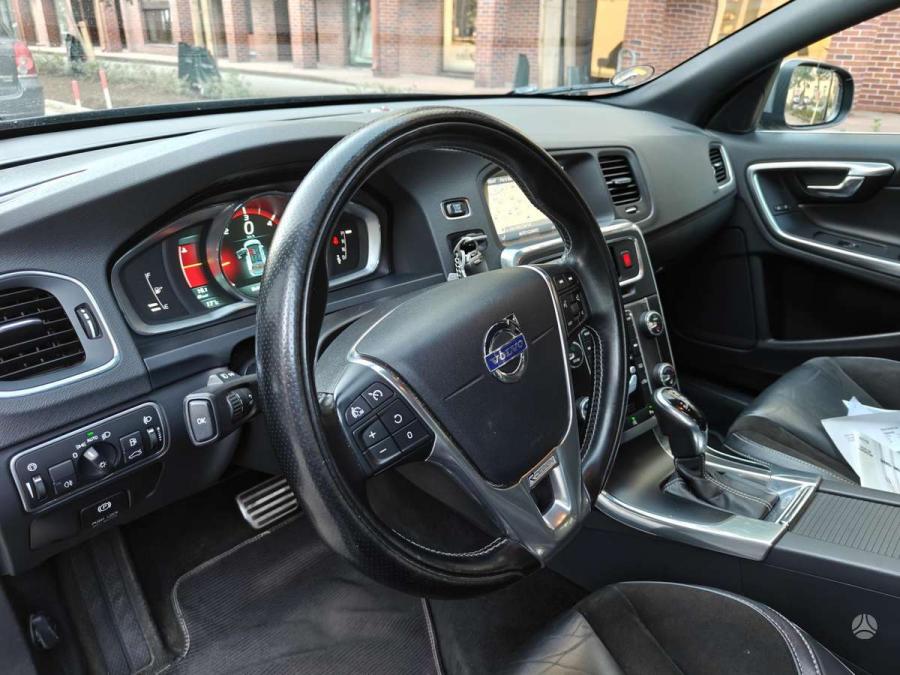 Серый Вольво B60 2014 в Вильнюс, объемом двигателя 1.98 л и пробегом 345 тыс. км за 6300 €, фото 26 на AUTOMOTO.COM.LV