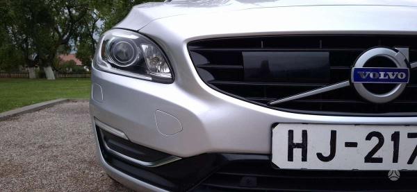 Grey Volvo V60 2014 in Vilnius, with an engine capacity of 2.40 L and mileage of 314 thousand km for 7350 €, photo 10 on AUTOMOTO.COM.LV