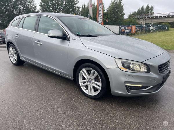 Grey Volvo V60 2014 in Kaunas, with an engine capacity of 2.40 L and mileage of 280 thousand km for 5950 €, photo 7 on AUTOMOTO.COM.LV
