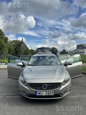 Grey Volvo V60 2014 in Riga, with an engine capacity of 2.00 L and mileage of 278 thousand km for 6900 €, photo 8 on AUTOMOTO.COM.LV