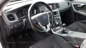 Pelēks Volvo V60 2014 Tartu, ar dzinēja tilpumu 2.00 L un nobraukumu 229 tūkst. km par 8850 €, foto 14 vietnē AUTOMOTO.COM.LV