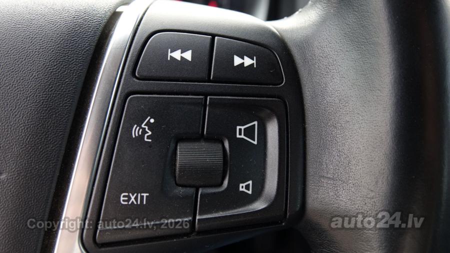 Pelēks Volvo V60 2014 Tartu, ar dzinēja tilpumu 2.00 L un nobraukumu 229 tūkst. km par 8850 €, foto 20 vietnē AUTOMOTO.COM.LV