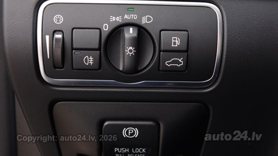 Pelēks Volvo V60 2014 Tartu, ar dzinēja tilpumu 2.00 L un nobraukumu 229 tūkst. km par 8850 €, foto 21 vietnē AUTOMOTO.COM.LV