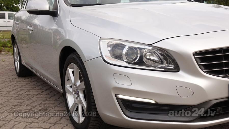 Pelēks Volvo V60 2014 Tartu, ar dzinēja tilpumu 2.00 L un nobraukumu 229 tūkst. km par 8850 €, foto 23 vietnē AUTOMOTO.COM.LV