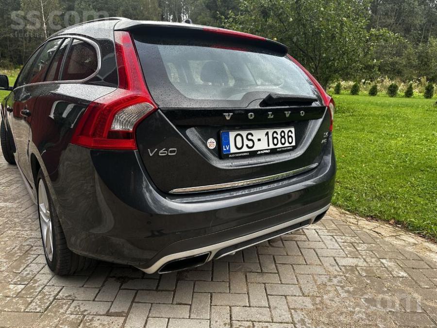 Grey Volvo V60 2014 in Riga, with an engine capacity of 2.40 L and mileage of 330 thousand km for 4200 €, photo 6 on AUTOMOTO.COM.LV