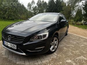Grey Volvo V60 2014 in Riga, with an engine capacity of 2.40 L and mileage of 330 thousand km for 4200 €, photo 8 on AUTOMOTO.COM.LV