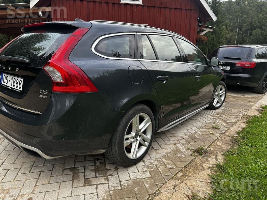 Grey Volvo V60 2014 in Riga, with an engine capacity of 2.40 L and mileage of 330 thousand km for 4200 €, photo 9 on AUTOMOTO.COM.LV
